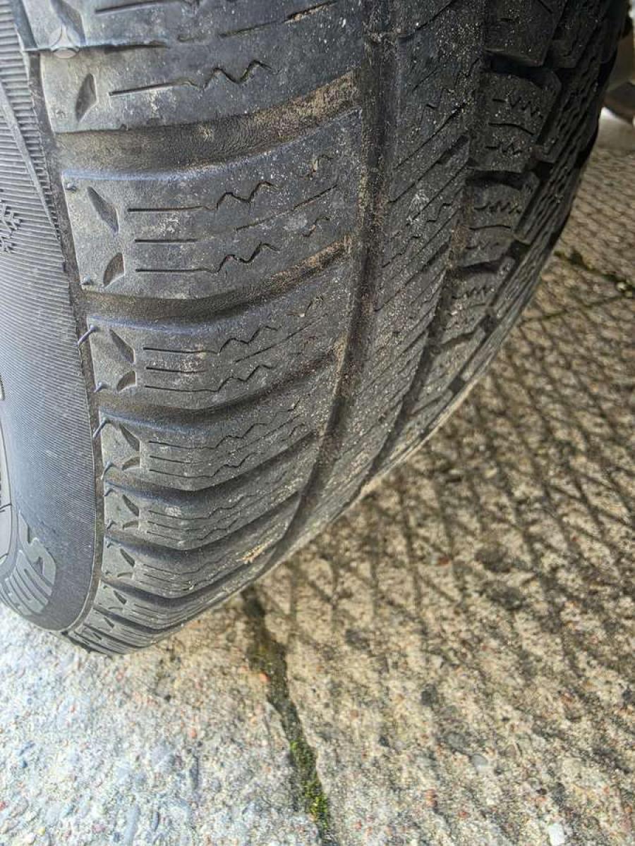 Zils Volkswagen Passat 2012 Šilutė, ar dzinēja tilpumu 2.00 L un nobraukumu 300 tūkst. km par 2750 €, foto 5 vietnē AUTOMOTO.COM.LV