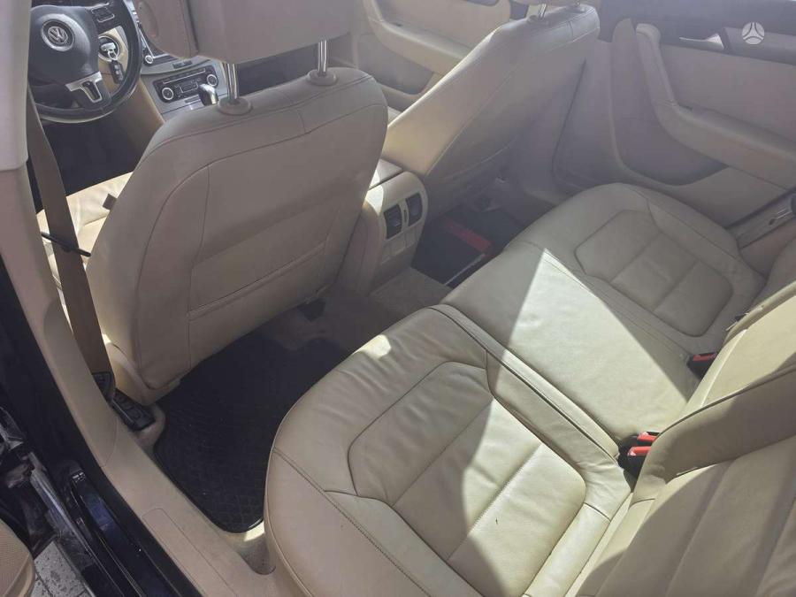 Zils Volkswagen Passat 2012 Šilutė, ar dzinēja tilpumu 2.00 L un nobraukumu 300 tūkst. km par 2750 €, foto 9 vietnē AUTOMOTO.COM.LV