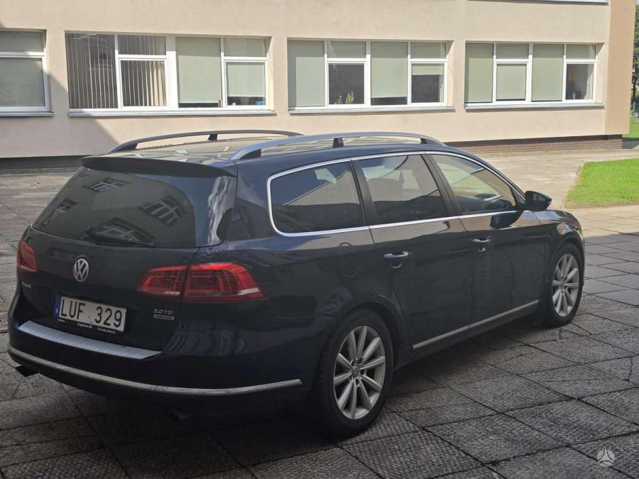Blue Volkswagen Passat 2012 in Silute, with an engine capacity of 2.00 L and mileage of 300 thousand km for 2650 €, photo 4 on AUTOMOTO.COM.LV