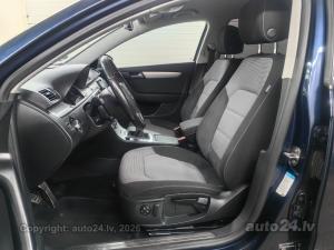 Blue Volkswagen Passat 2012 in Viljandi, with an engine capacity of 2.00 L and mileage of 295 thousand km for 6790 €, photo 8 on AUTOMOTO.COM.LV
