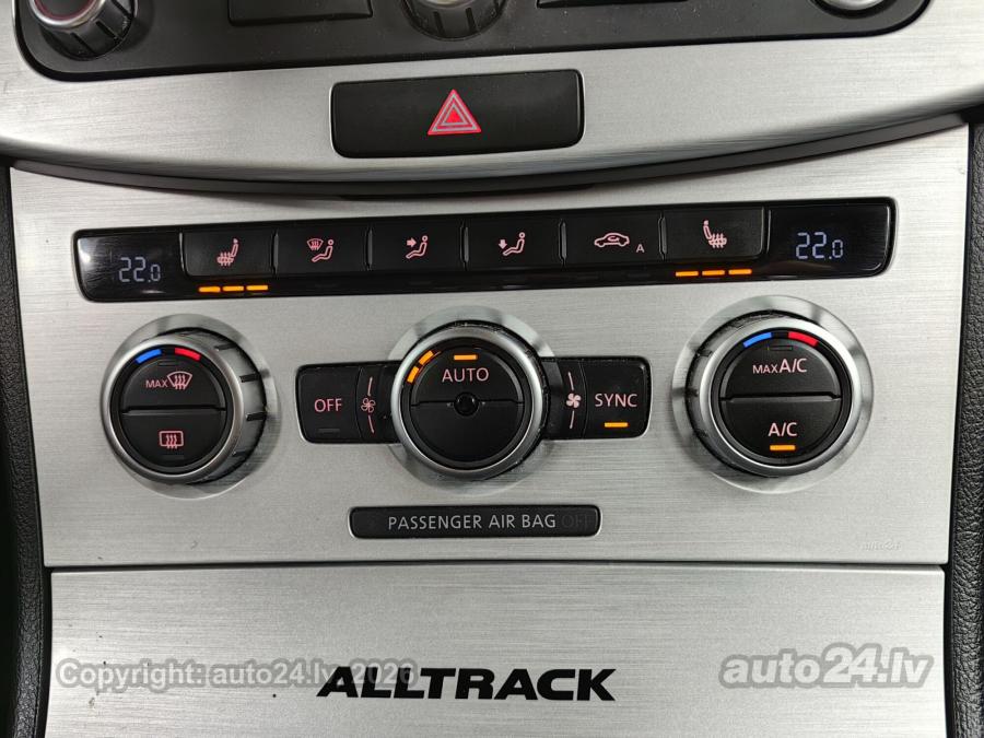 Blue Volkswagen Passat 2012 in Viljandi, with an engine capacity of 2.00 L and mileage of 295 thousand km for 6790 €, photo 10 on AUTOMOTO.COM.LV