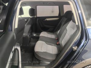 Blue Volkswagen Passat 2012 in Viljandi, with an engine capacity of 2.00 L and mileage of 295 thousand km for 6790 €, photo 12 on AUTOMOTO.COM.LV