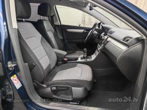 Blue Volkswagen Passat 2012 in Viljandi, with an engine capacity of 2.00 L and mileage of 295 thousand km for 6790 €, photo 13 on AUTOMOTO.COM.LV