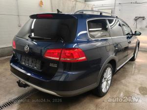 Blue Volkswagen Passat 2012 in Viljandi, with an engine capacity of 2.00 L and mileage of 295 thousand km for 6790 €, photo 15 on AUTOMOTO.COM.LV