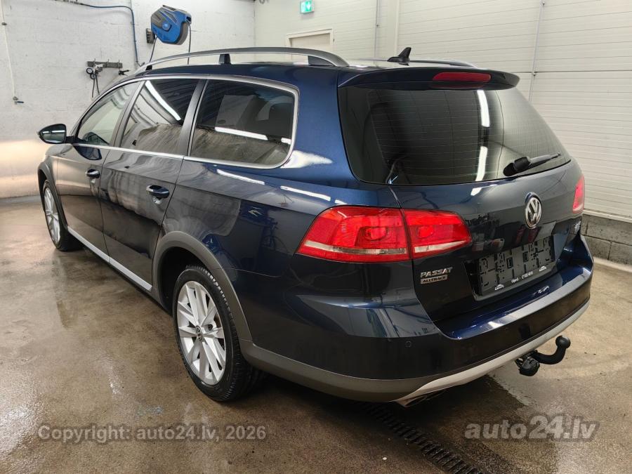 Blue Volkswagen Passat 2012 in Viljandi, with an engine capacity of 2.00 L and mileage of 295 thousand km for 6790 €, photo 17 on AUTOMOTO.COM.LV