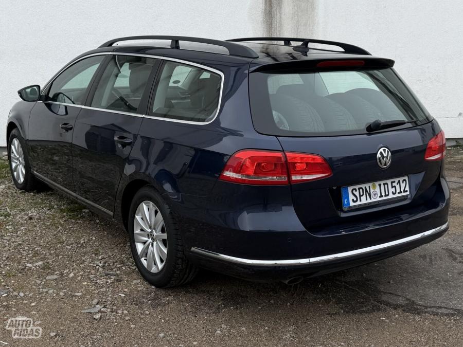 Blue Volkswagen Passat 2012 in Vilnius, with an engine capacity of 1.60 L and mileage of 174 thousand km for 4990 €, photo 4 on AUTOMOTO.COM.LV