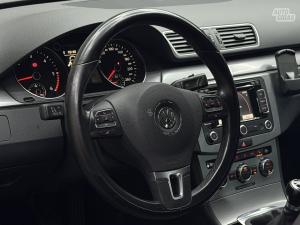 Blue Volkswagen Passat 2012 in Vilnius, with an engine capacity of 1.60 L and mileage of 174 thousand km for 4990 €, photo 9 on AUTOMOTO.COM.LV