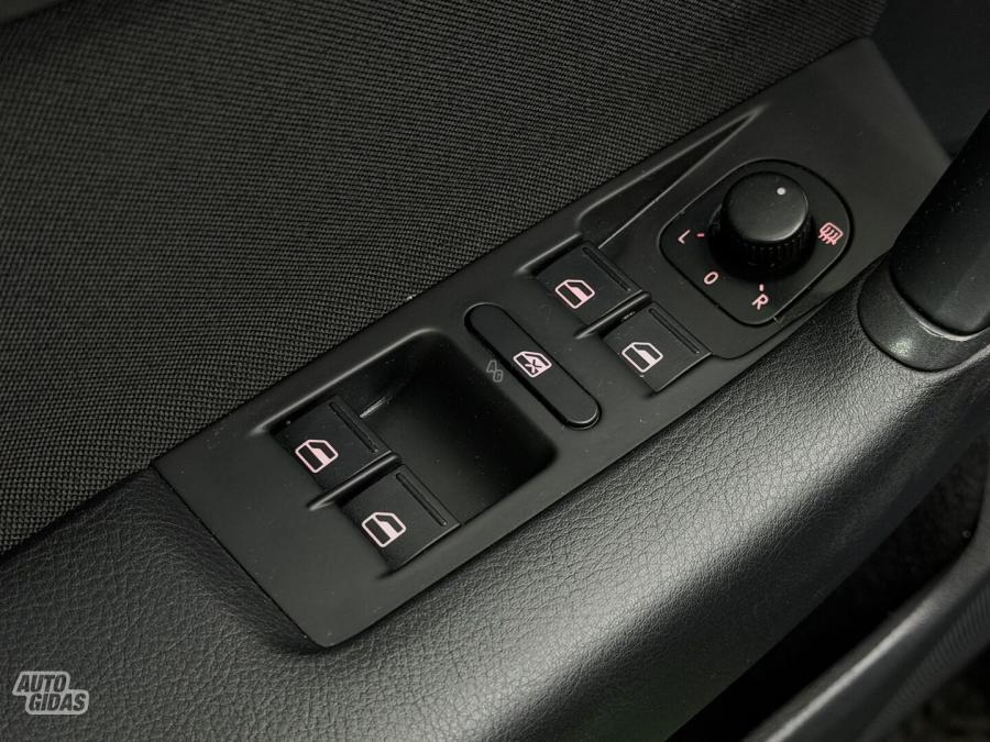 Blue Volkswagen Passat 2012 in Vilnius, with an engine capacity of 1.60 L and mileage of 174 thousand km for 4990 €, photo 11 on AUTOMOTO.COM.LV