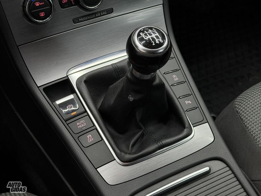 Blue Volkswagen Passat 2012 in Vilnius, with an engine capacity of 1.60 L and mileage of 174 thousand km for 4990 €, photo 12 on AUTOMOTO.COM.LV