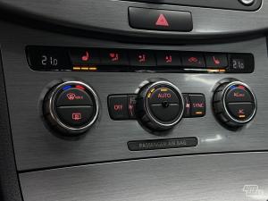 Blue Volkswagen Passat 2012 in Vilnius, with an engine capacity of 1.60 L and mileage of 174 thousand km for 4990 €, photo 13 on AUTOMOTO.COM.LV