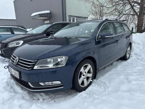 Blue Volkswagen Passat 2013 in Kelme, with an engine capacity of 2.00 L and mileage of 340 thousand km for 2850 €, photo 1 on AUTOMOTO.COM.LV