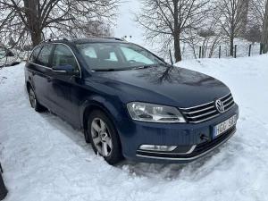 Zils Volkswagen Passat 2013 Kelmė, ar dzinēja tilpumu 2.00 L un nobraukumu 340 tūkst. km par 2850 €, foto 2 vietnē AUTOMOTO.COM.LV