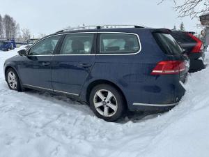 Zils Volkswagen Passat 2013 Kelmė, ar dzinēja tilpumu 2.00 L un nobraukumu 340 tūkst. km par 2850 €, foto 3 vietnē AUTOMOTO.COM.LV