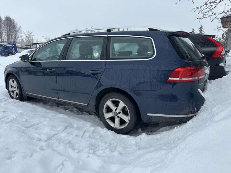 Zils Volkswagen Passat 2013 Kelmė, ar dzinēja tilpumu 2.00 L un nobraukumu 340 tūkst. km par 2850 €, foto 3 vietnē AUTOMOTO.COM.LV