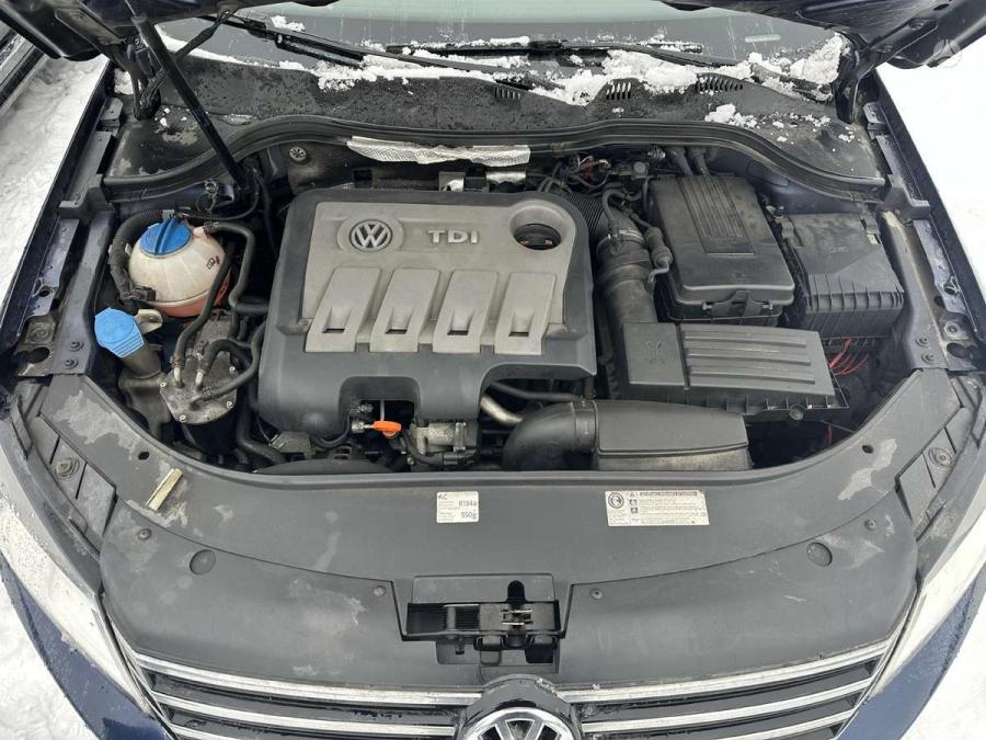 Zils Volkswagen Passat 2013 Kelmė, ar dzinēja tilpumu 2.00 L un nobraukumu 340 tūkst. km par 2850 €, foto 8 vietnē AUTOMOTO.COM.LV