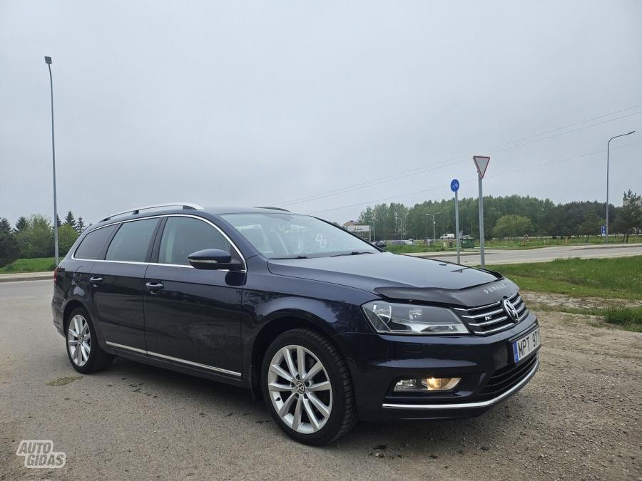 Blue Volkswagen Passat 2013 in Klaipeda, with an engine capacity of 2.00 L and mileage of 260 thousand km for 5200 €, photo 1 on AUTOMOTO.COM.LV