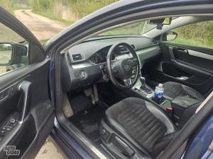 Blue Volkswagen Passat 2013 in Klaipeda, with an engine capacity of 2.00 L and mileage of 260 thousand km for 5200 €, photo 12 on AUTOMOTO.COM.LV