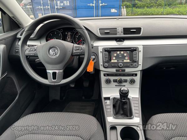 Blue Volkswagen Passat 2013 in Paide, with an engine capacity of 1.60 L and mileage of 244 thousand km for 6990 €, photo 9 on AUTOMOTO.COM.LV