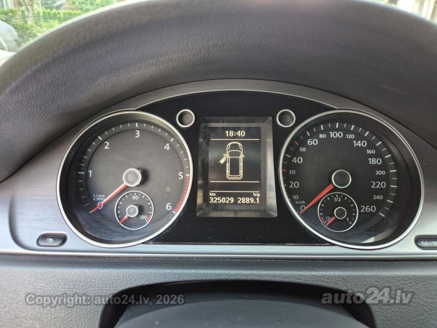 Blue Volkswagen Passat 2013 in Tallinn, with an engine capacity of 2.00 L and mileage of 325 thousand km for 4200 €, photo 14 on AUTOMOTO.COM.LV