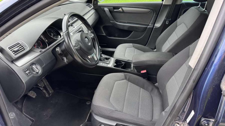 Zils Volkswagen Passat 2013 Kelmė, ar dzinēja tilpumu 1.97 L un nobraukumu 293 tūkst. km par 5190 €, foto 10 vietnē AUTOMOTO.COM.LV