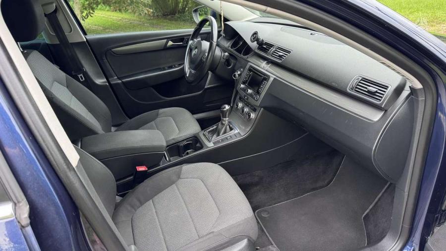 Zils Volkswagen Passat 2013 Kelmė, ar dzinēja tilpumu 1.97 L un nobraukumu 293 tūkst. km par 5190 €, foto 11 vietnē AUTOMOTO.COM.LV