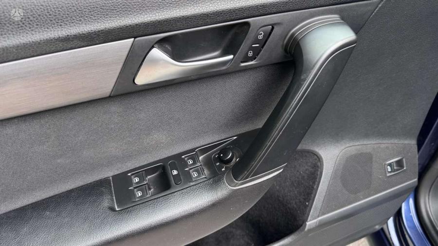 Zils Volkswagen Passat 2013 Kelmė, ar dzinēja tilpumu 1.97 L un nobraukumu 293 tūkst. km par 5190 €, foto 19 vietnē AUTOMOTO.COM.LV