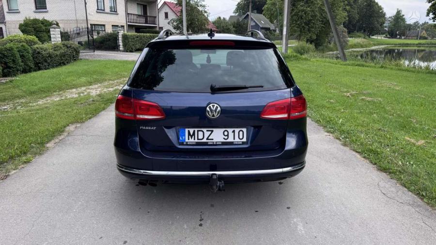 Blue Volkswagen Passat 2013 in Kelme, with an engine capacity of 1.97 L and mileage of 293 thousand km for 4900 €, photo 7 on AUTOMOTO.COM.LV