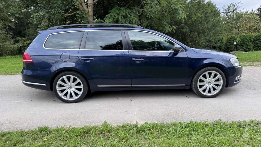 Blue Volkswagen Passat 2013 in Kelme, with an engine capacity of 1.97 L and mileage of 293 thousand km for 4900 €, photo 9 on AUTOMOTO.COM.LV