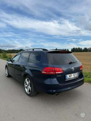Blue Volkswagen Passat 2013 in Vilnius, with an engine capacity of 1.60 L and mileage of 407 thousand km for 2400 €, photo 5 on AUTOMOTO.COM.LV