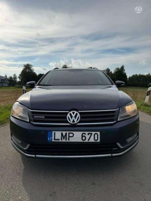 Blue Volkswagen Passat 2013 in Vilnius, with an engine capacity of 1.60 L and mileage of 407 thousand km for 2400 €, photo 6 on AUTOMOTO.COM.LV