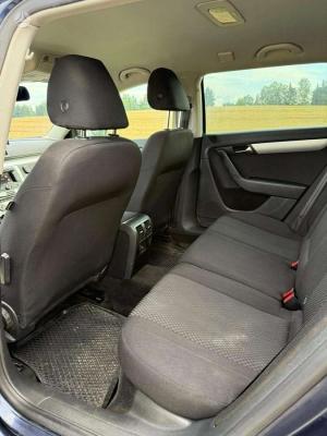 Blue Volkswagen Passat 2013 in Vilnius, with an engine capacity of 1.60 L and mileage of 407 thousand km for 2400 €, photo 11 on AUTOMOTO.COM.LV
