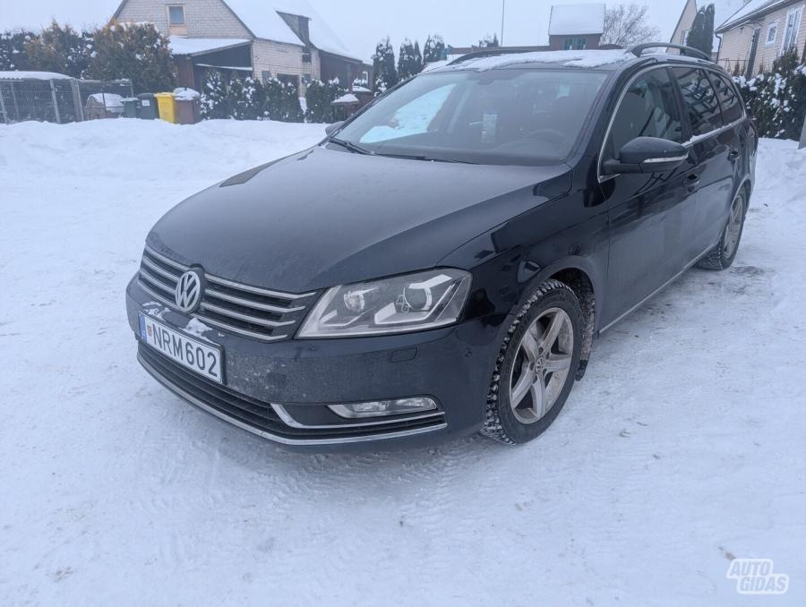 Blue Volkswagen Passat 2014 in Siauliai, with an engine capacity of 1.60 L and mileage of 312 thousand km for 5600 €, photo 1 on AUTOMOTO.COM.LV