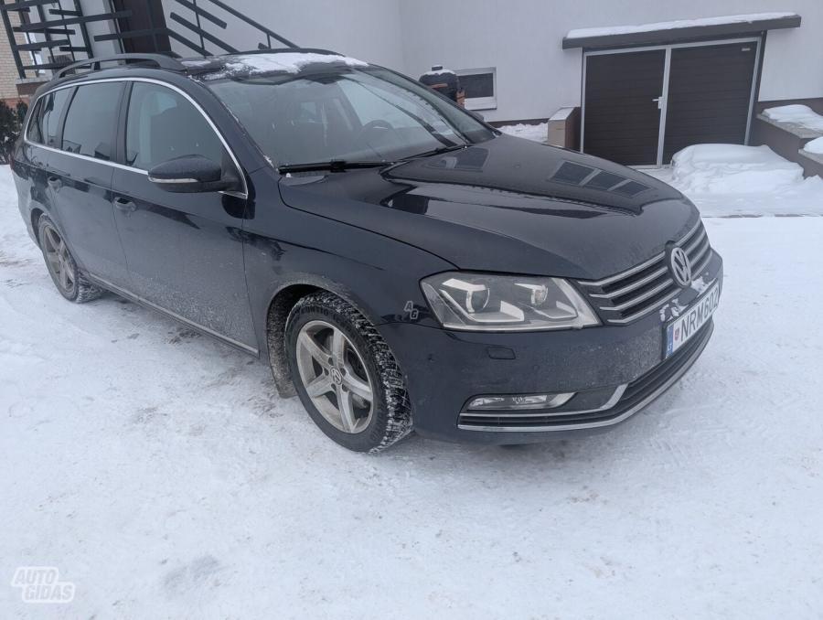 Blue Volkswagen Passat 2014 in Siauliai, with an engine capacity of 1.60 L and mileage of 312 thousand km for 5600 €, photo 2 on AUTOMOTO.COM.LV
