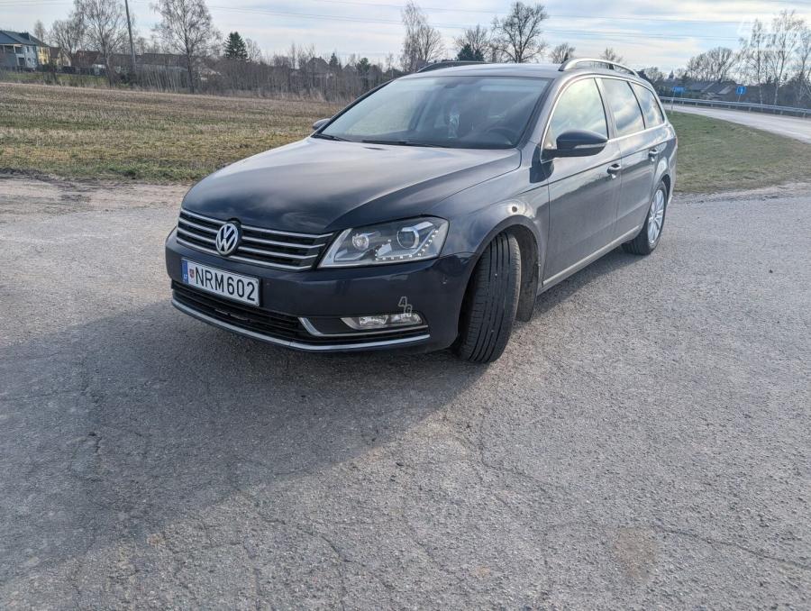 Zils Volkswagen Passat 2014 Šauļi, ar dzinēja tilpumu 1.60 L un nobraukumu 312 tūkst. km par 5200 €, foto 3 vietnē AUTOMOTO.COM.LV