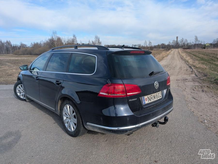 Zils Volkswagen Passat 2014 Šauļi, ar dzinēja tilpumu 1.60 L un nobraukumu 312 tūkst. km par 5200 €, foto 4 vietnē AUTOMOTO.COM.LV