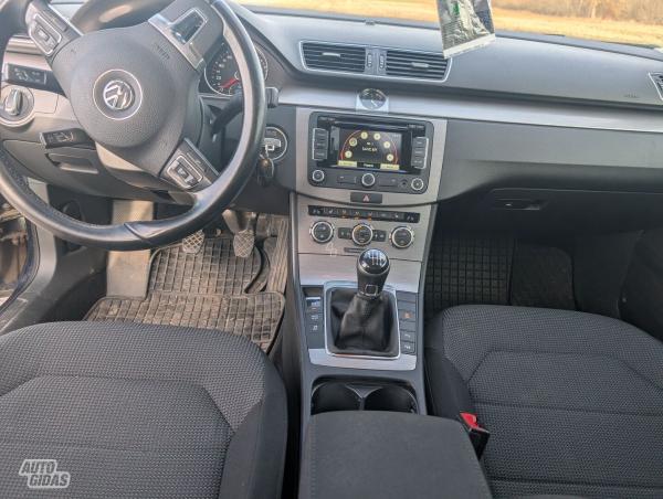 Blue Volkswagen Passat 2014 in Siauliai, with an engine capacity of 1.60 L and mileage of 312 thousand km for 5200 €, photo 6 on AUTOMOTO.COM.LV