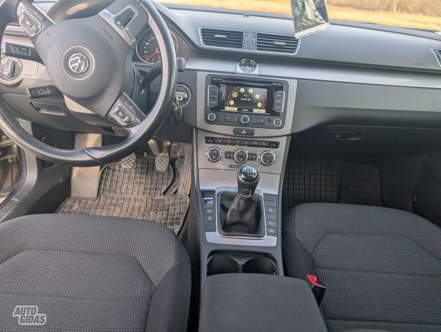 Zils Volkswagen Passat 2014 Šauļi, ar dzinēja tilpumu 1.60 L un nobraukumu 312 tūkst. km par 5200 €, foto 7 vietnē AUTOMOTO.COM.LV
