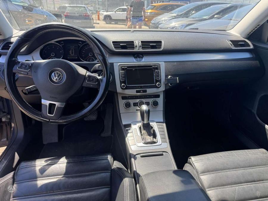 Blue Volkswagen Passat 2014 in Kaunas, with an engine capacity of 1.98 L and mileage of 236 thousand km for 4300 €, photo 7 on AUTOMOTO.COM.LV