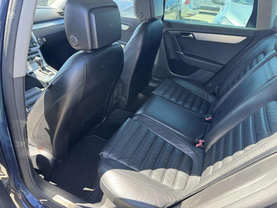 Blue Volkswagen Passat 2014 in Kaunas, with an engine capacity of 1.98 L and mileage of 236 thousand km for 4300 €, photo 9 on AUTOMOTO.COM.LV