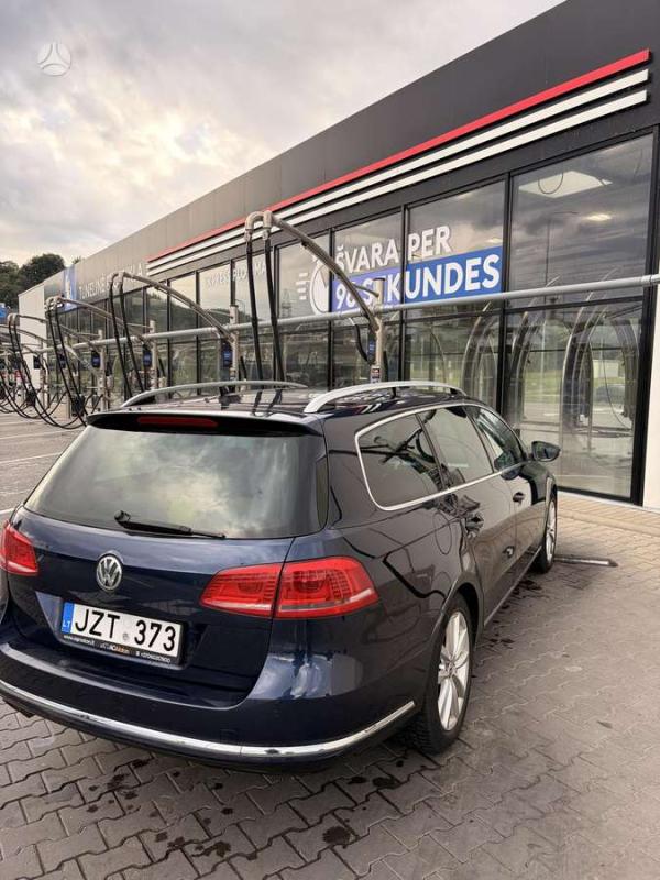 Blue Volkswagen Passat 2014 in Vilnius, with an engine capacity of 2.00 L and mileage of 312 thousand km for 5400 €, photo 6 on AUTOMOTO.COM.LV