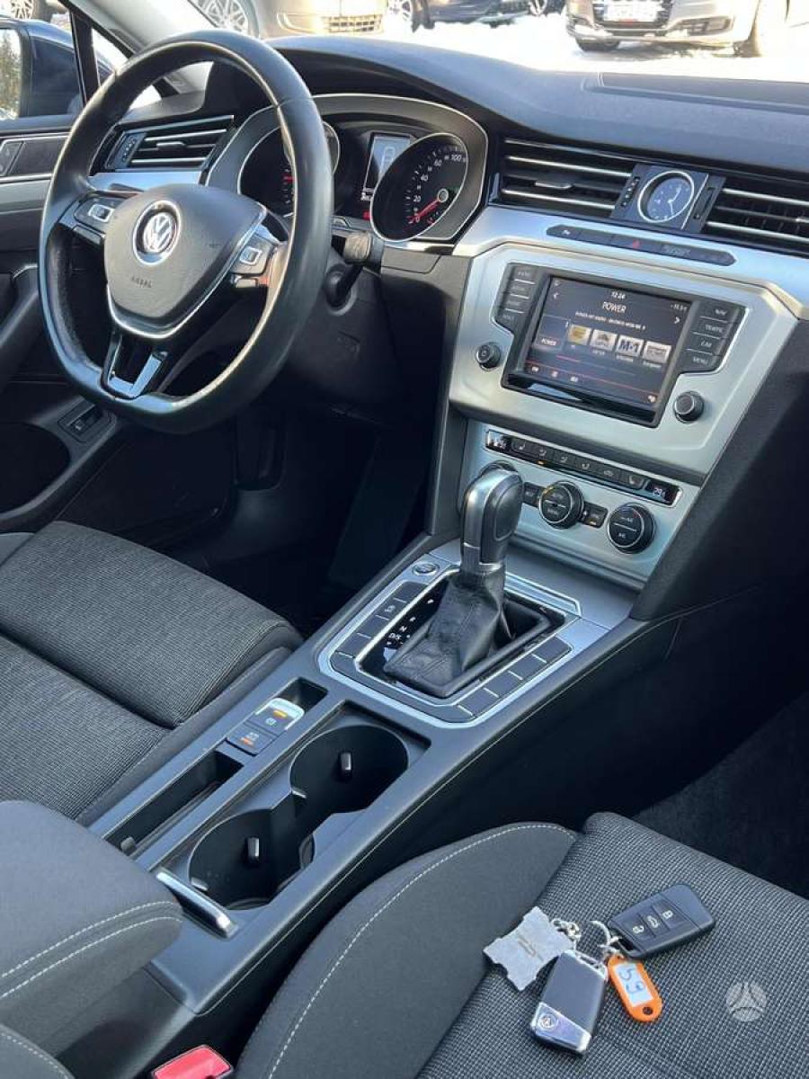 Zils Volkswagen Passat 2015 Viļņa, ar dzinēja tilpumu 1.97 L un nobraukumu 294 tūkst. km par 9700 €, foto 9 vietnē AUTOMOTO.COM.LV