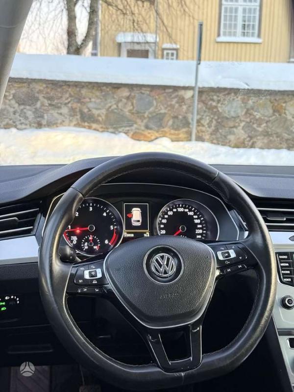 Blue Volkswagen Passat 2015 in Kaunas, with an engine capacity of 2.00 L and mileage of 257 thousand km for 8500 €, photo 7 on AUTOMOTO.COM.LV