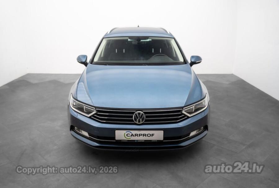 Blue Volkswagen Passat 2015 in Tallinn, with an engine capacity of 2.00 L and mileage of 217 thousand km for 10999 €, photo 2 on AUTOMOTO.COM.LV