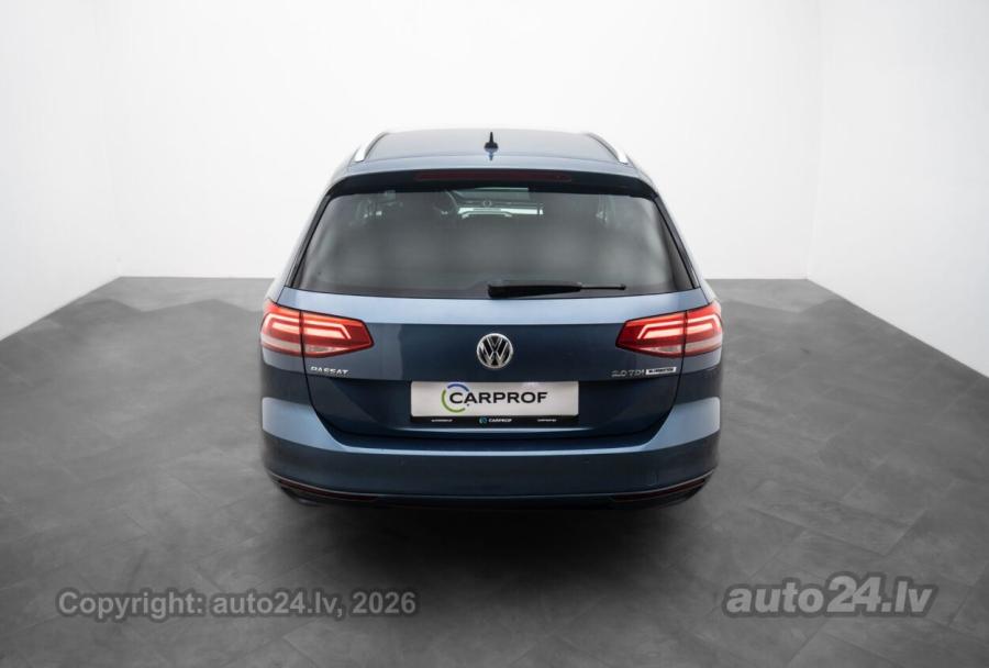 Blue Volkswagen Passat 2015 in Tallinn, with an engine capacity of 2.00 L and mileage of 217 thousand km for 10999 €, photo 5 on AUTOMOTO.COM.LV
