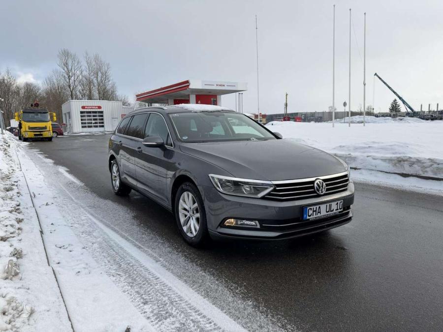 Zils Volkswagen Passat 2015 Viļņa, ar dzinēja tilpumu 1.60 L un nobraukumu 181 tūkst. km par 7999 €, foto 2 vietnē AUTOMOTO.COM.LV