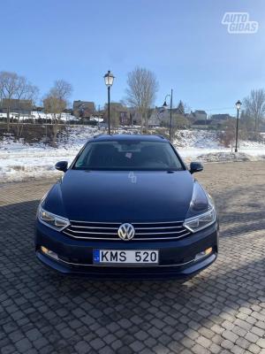 Blue Volkswagen Passat 2015 in Vilnius, with an engine capacity of 2.00 L and mileage of 340 thousand km for 8500 €, photo  on AUTOMOTO.COM.LV