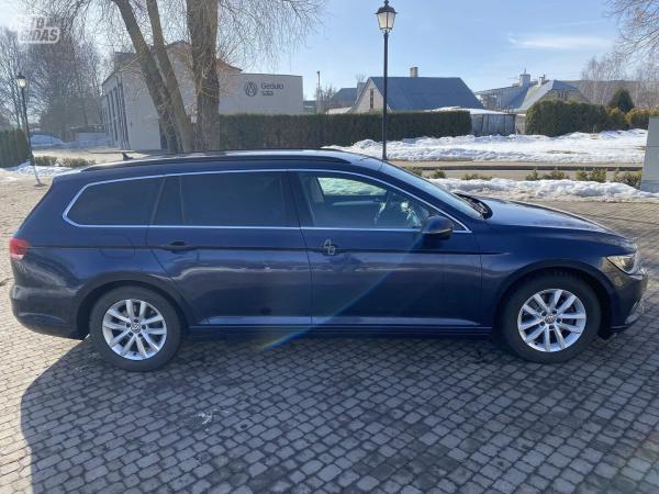 Blue Volkswagen Passat 2015 in Vilnius, with an engine capacity of 2.00 L and mileage of 340 thousand km for 8200 €, photo 3 on AUTOMOTO.COM.LV