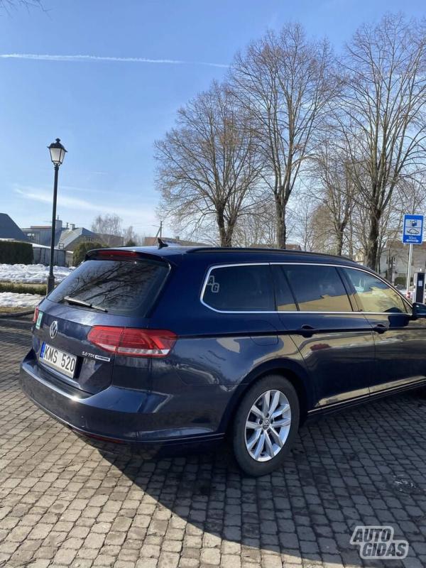 Blue Volkswagen Passat 2015 in Vilnius, with an engine capacity of 2.00 L and mileage of 340 thousand km for 8200 €, photo 4 on AUTOMOTO.COM.LV