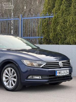 Blue Volkswagen Passat 2015 in Vilnius, with an engine capacity of 2.00 L and mileage of 294 thousand km for 9400 €, photo 7 on AUTOMOTO.COM.LV