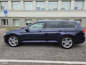 Blue Volkswagen Passat 2015 in Kaunas, with an engine capacity of 1.60 L and mileage of 303 thousand km for 7100 €, photo 5 on AUTOMOTO.COM.LV